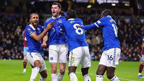 Everton: Pat Nevin on 'tide of emotion' at Goodison Park - BBC Sport