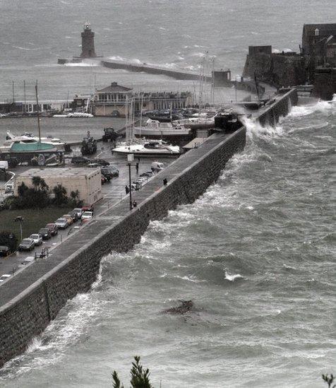 Channel Islands hit by storm force winds - BBC News