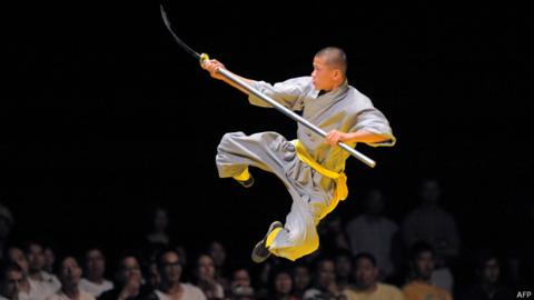 El hombre que transformó a los monjes shaolin en una marca global - BBC ...