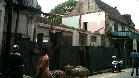 Mengapa sulit melindungi bangunan cagar budaya di Semarang? - BBC News Indonesia