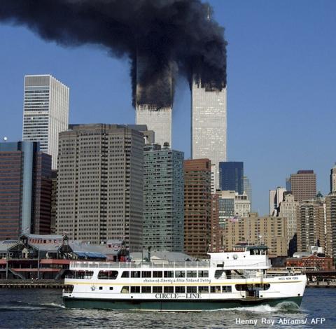 9/11 के ख़ौफ़ को बयां करती 9 तस्वीरें - BBC News हिंदी