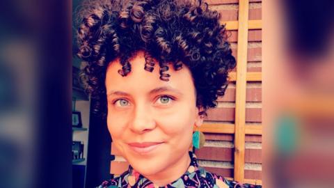 เมื่อการเป็นออทิสติกและเรื่องเพศทับซ้อนกัน - BBC News ไทย