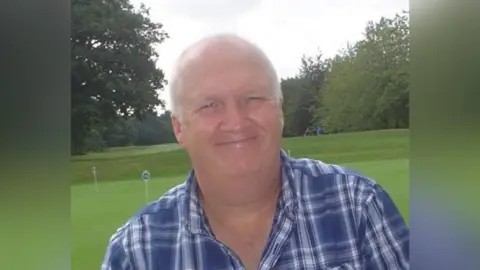 Coronavirus: Tributes to Wexham Park ambulance worker Paul Nutt