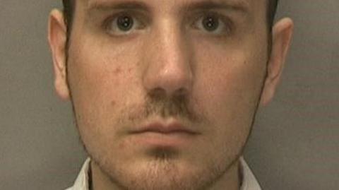 UK 'swatting' hostage hoaxer led police to shoot man in US - BBC News