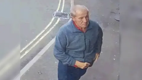 Richard Scatchard: £10k reward for information on sex offender