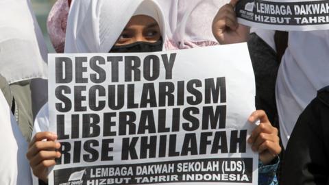 Is Indonesia winning its fight against Islamic extremism? - BBC News
