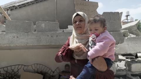 Israel-Gaza: Palestinian family left homeless after strikes - BBC News