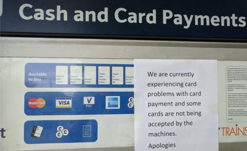UK rail ticket machines hit by IT glitch - BBC News