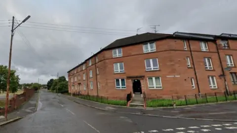 Arrest after man dies following fight in Glasgow garden