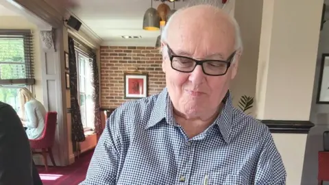 Tribute for SAS officer who stormed Iranian embassy in 1980