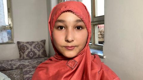 Dars: BBC education show in Afghanistan helps children banned from ...
