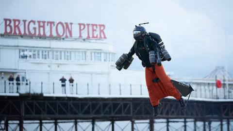 Officials investigate 'guy in jetpack' seen flying near LA airport ...
