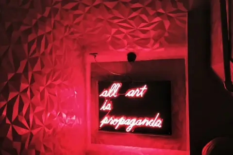 Your pictures on the theme of 'neon signs'