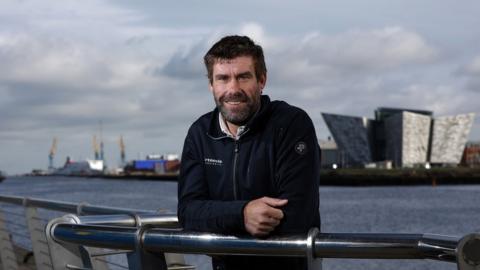 Belfast consortium to develop zero-emissions ferry - BBC News