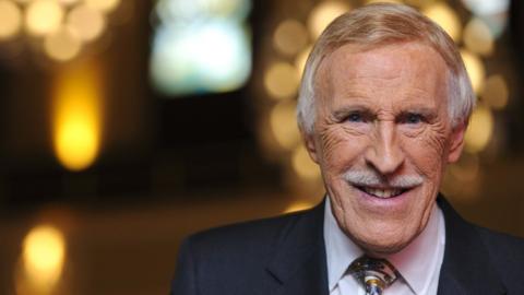 In pictures: Bruce Forsyth fans copy his pose in unusual locations ...