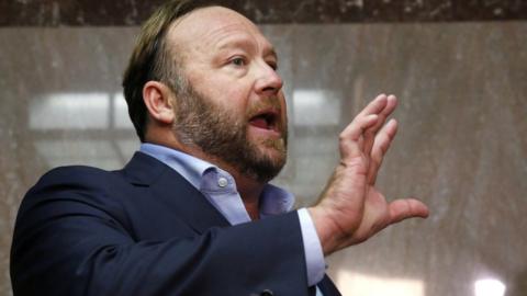 YouTube restores far-right channels after appeal - BBC News