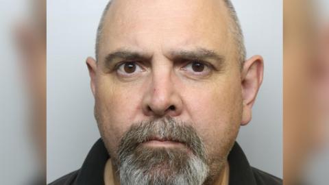 Leeds: Child rapist Carl Purdy imprisoned for 25 years - BBC News