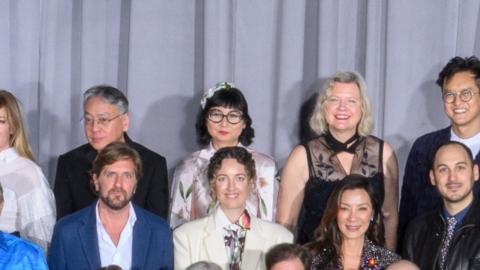 Oscars class photo: 10 things we spotted - BBC News