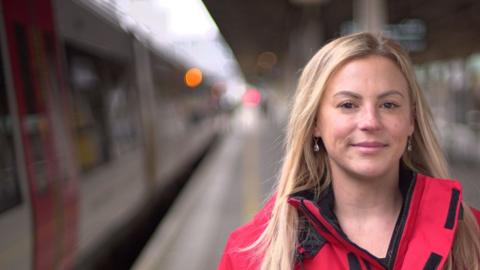 Pontypridd to Treherbert rail line to shut for eight months - BBC News