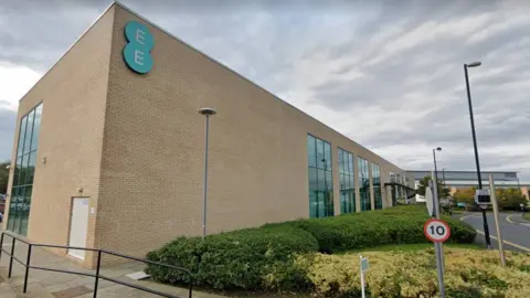 Tyneside EE call centre owner BT denies staff need food bank