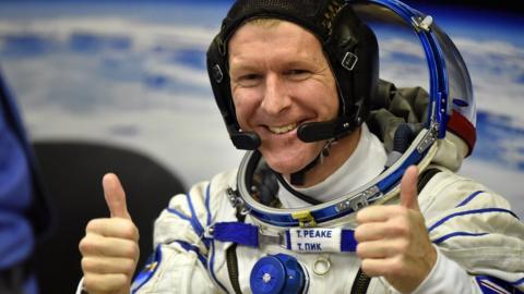 Tim Peake launch: The seven Britons to go to space - BBC News