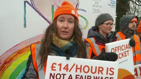 I've never seen the NHS this bad - junior doctor - BBC News