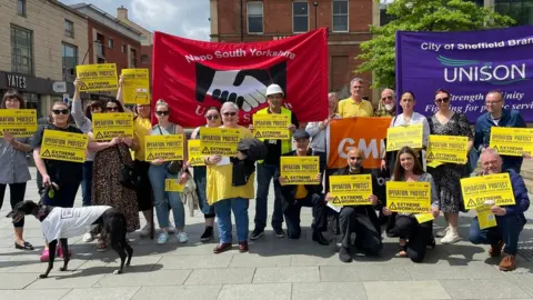 Sheffield rally for probation staff protesting 'unsafe workloads'