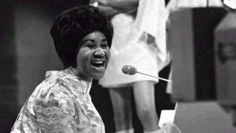 Aretha Franklin: The sound of the civil rights movement - BBC News