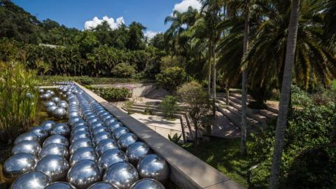 The rise and fall of Brazilian art patron Bernardo Paz - BBC News