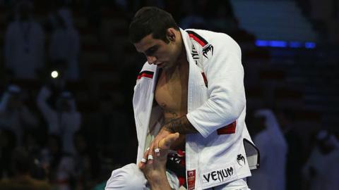 Leandro Lo: Brazilian Jiu-Jitsu champion shot in São Paulo club - BBC News