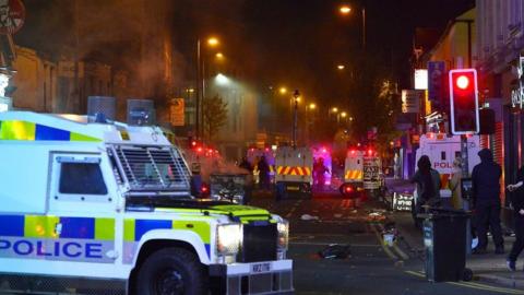 Timeline: How Northern Ireland's violence unfolded - BBC News