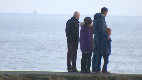 Cullercoats sea rescue: Caitlin Ruddy dies after cardiac arrest - BBC News