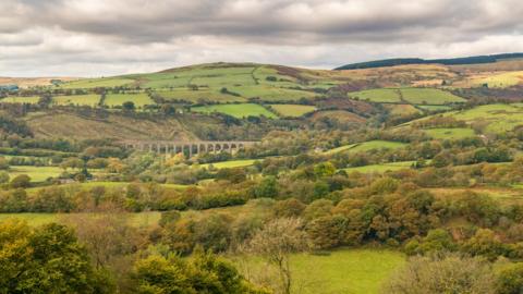 Cambrian Way: Walking trail from north to south Wales recognised - BBC News
