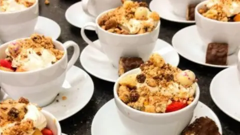 Prof Stephen Hawking's 'gift' for Cambridge charity meal