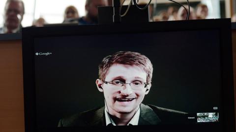 James Clapper, the US intelligence chief, resigns - BBC News