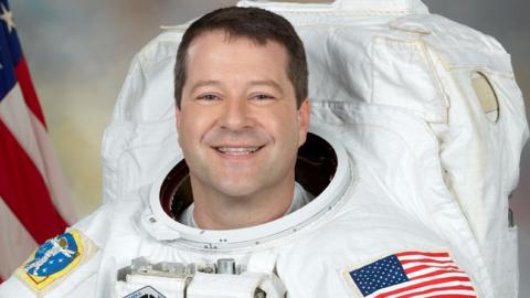 Tim Peake launch: The seven Britons to go to space - BBC News