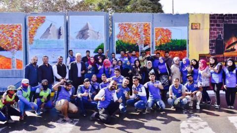 Beautifying Baghdad: Colouring in a city of walls - BBC News