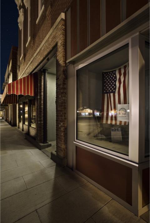 Night-time in America's small towns - BBC News