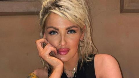 Instagram: A blessing or a curse? - BBC News