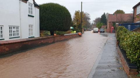 Worksop library counts cost of 'exceptional' flood damage - BBC News