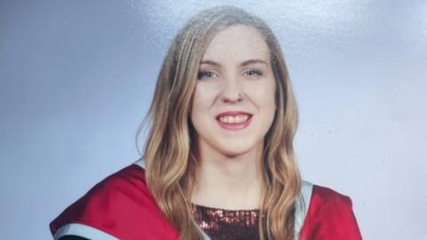 Natalie McNally: Vigil held for Lurgan stabbing victim - BBC News