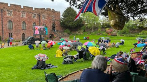 People brave rain to celebrate King's Coronation in the West Midlands ...