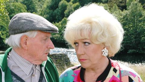 Robert Fyfe: Last of the Summer Wine actor dies at 90 - BBC News