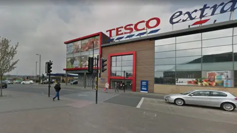 Tesco in Rotherham checks shoppers' receipts to curb thefts