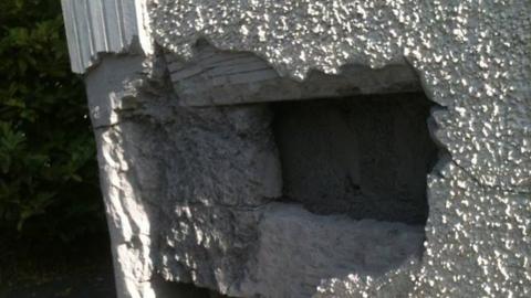 Mica: Crumbling homes being counted in Derry and Strabane - BBC News