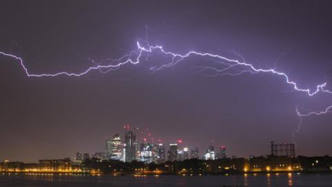 Spectacular lightning strikes parts of UK - BBC News