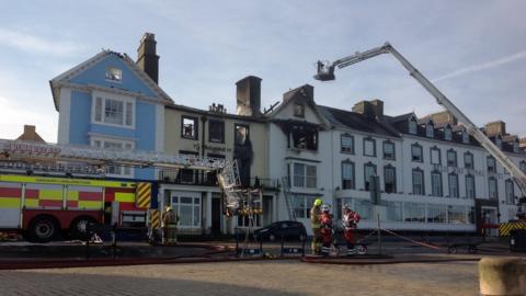 Aberystwyth hotel fire: Fears for guest missing after blaze - BBC News
