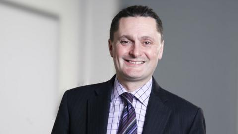 Dundee University appoints new principal and vice-chancellor - BBC News