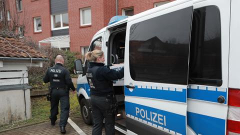 Germany kidnap plot: Gang planned to overthrow democracy - BBC News