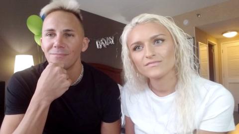 Live video dating: Finding love online with an audience - BBC News